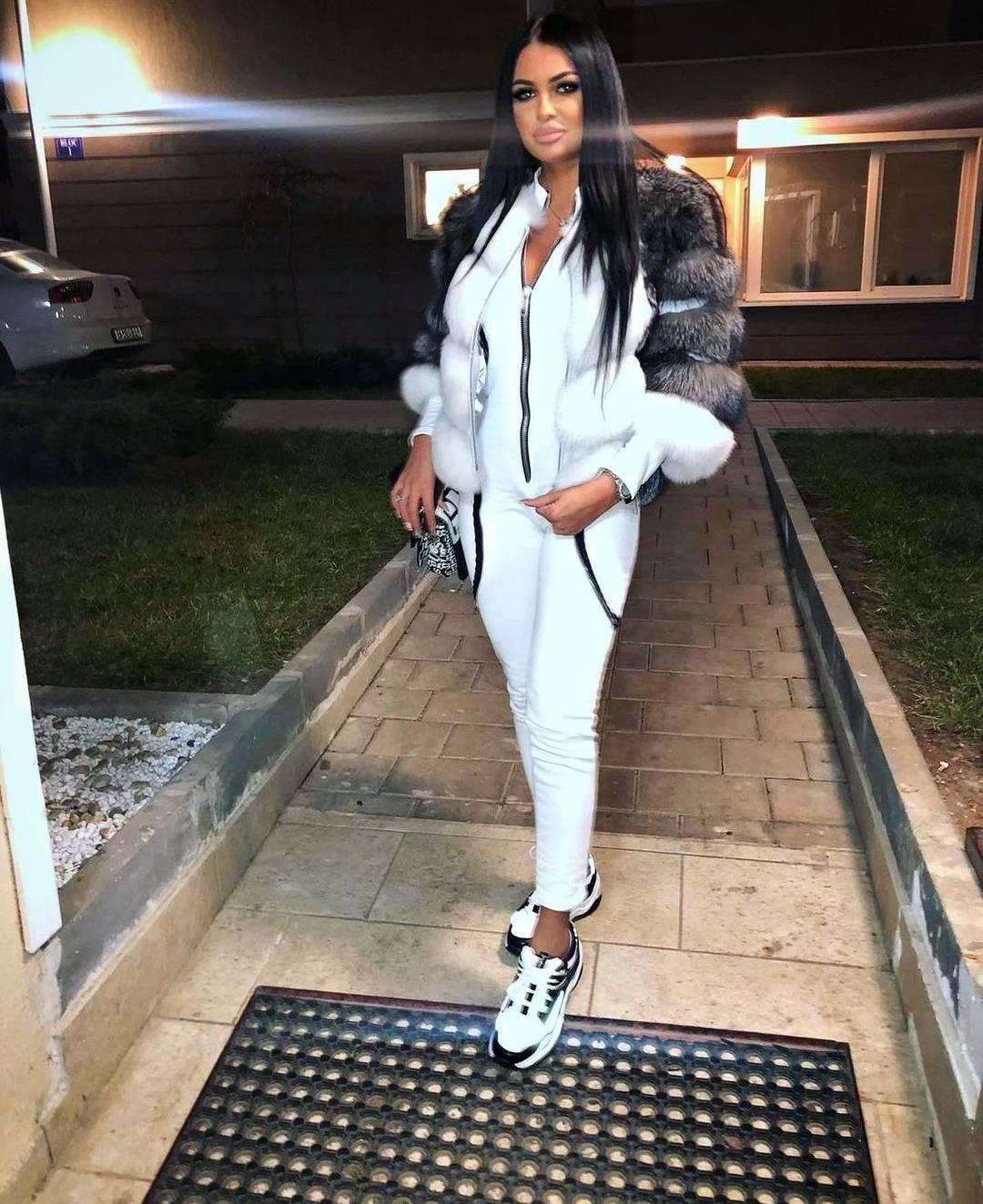 naşide?34? 33 yaşında, Bayan, İstanbul şehrinde yaşıyor